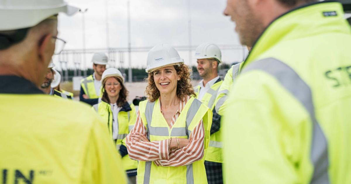 Eerste werkbezoek Minister Hermans aan elektriciteitsstation | Netbeheer Nederland